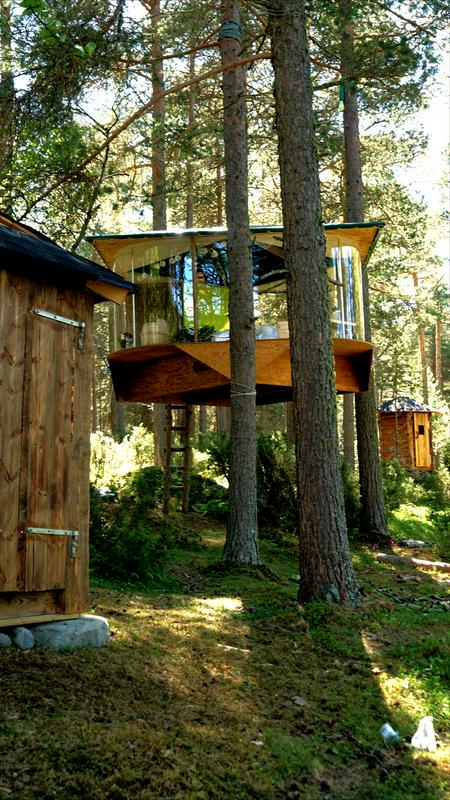 Floating Treehouse Surrounded By Beautiful Nature - Tretopphytte i ...